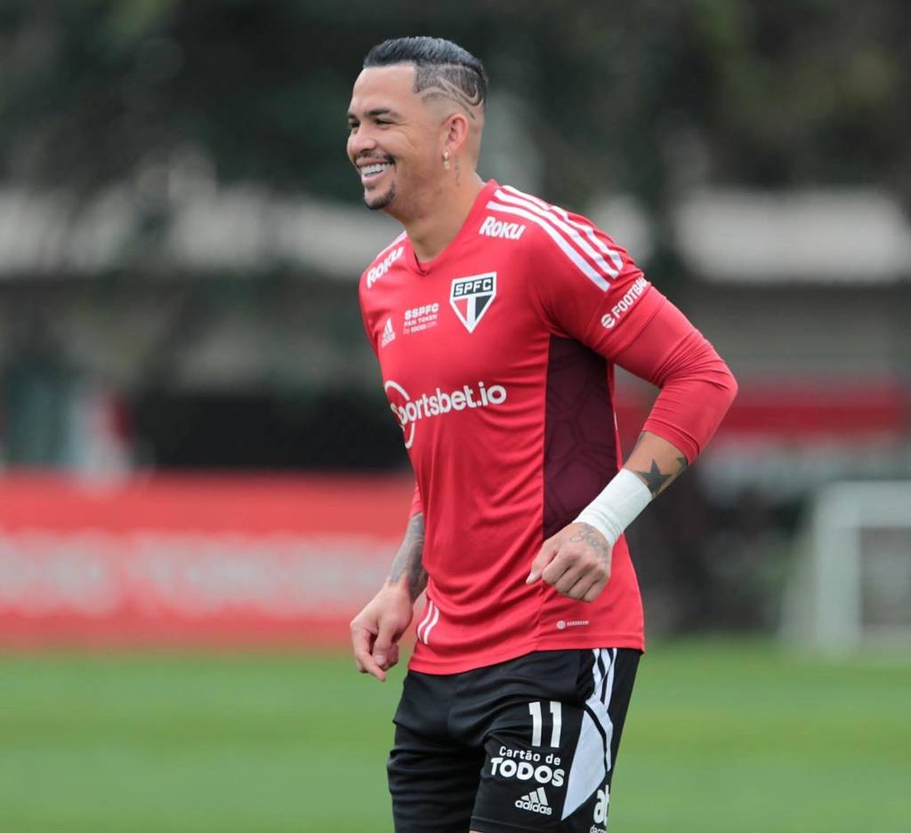 Veja por que a camisa 10 de Luciano indica que ele pode mudar de função ...